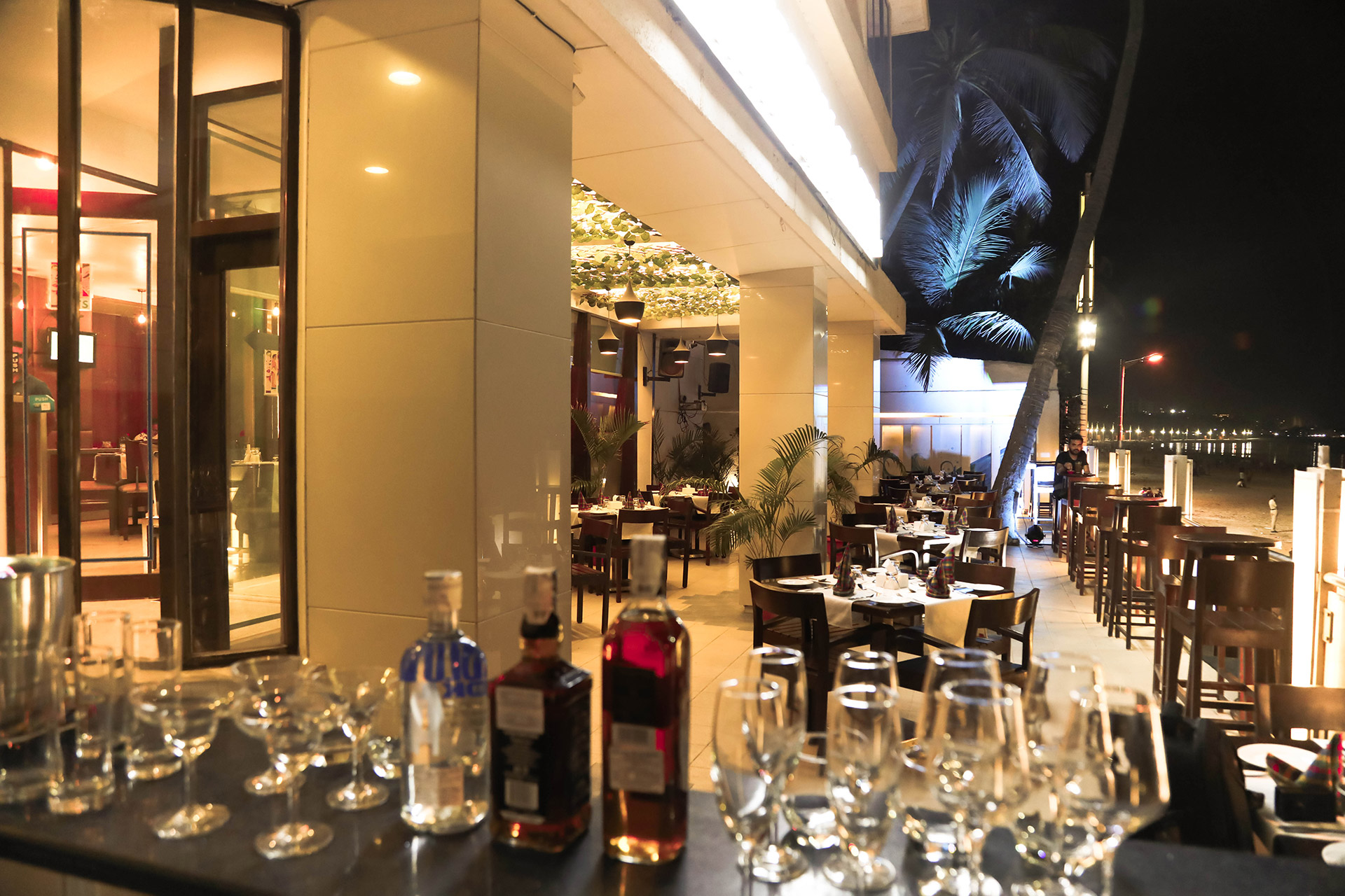 Sea Side Patio- Beach Front Café – Citizen Hotel Mumbai